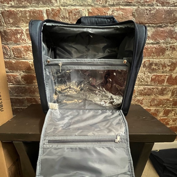 TPRC | Other | Nwt Tprc Smart Underseat Carry On Luggage With Usb ...